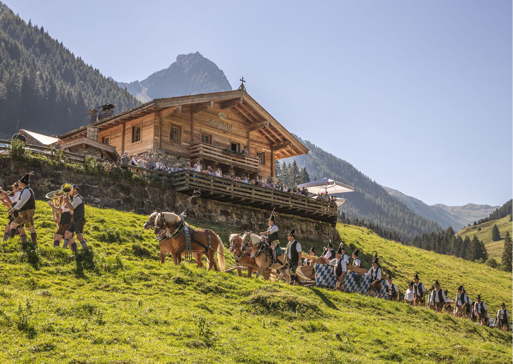 Eigener Käse und Kraftwerk auf der Hintenbachalm | Tirol – Unsere.Almen